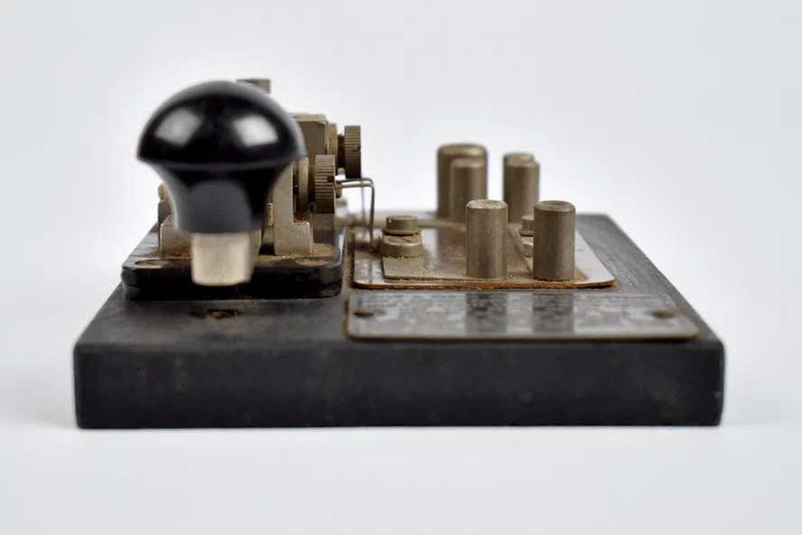 The role and meaning of “t” in morse code - RE06